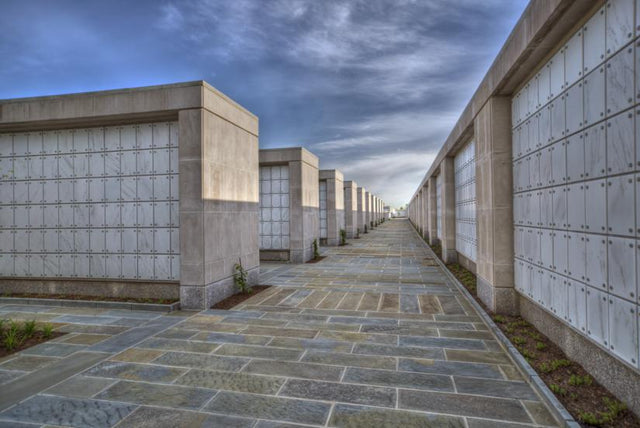 “Choosing Between a Traditional Burial and a Columbarium: What Guides ...